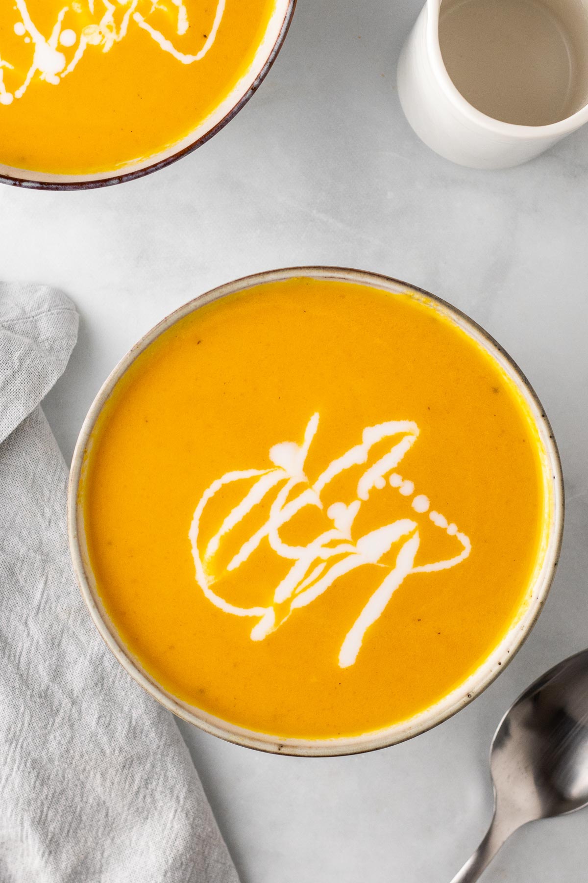 Carrot Ginger Soup - Easy 6 Ingredient Carrot Soup Recipe!