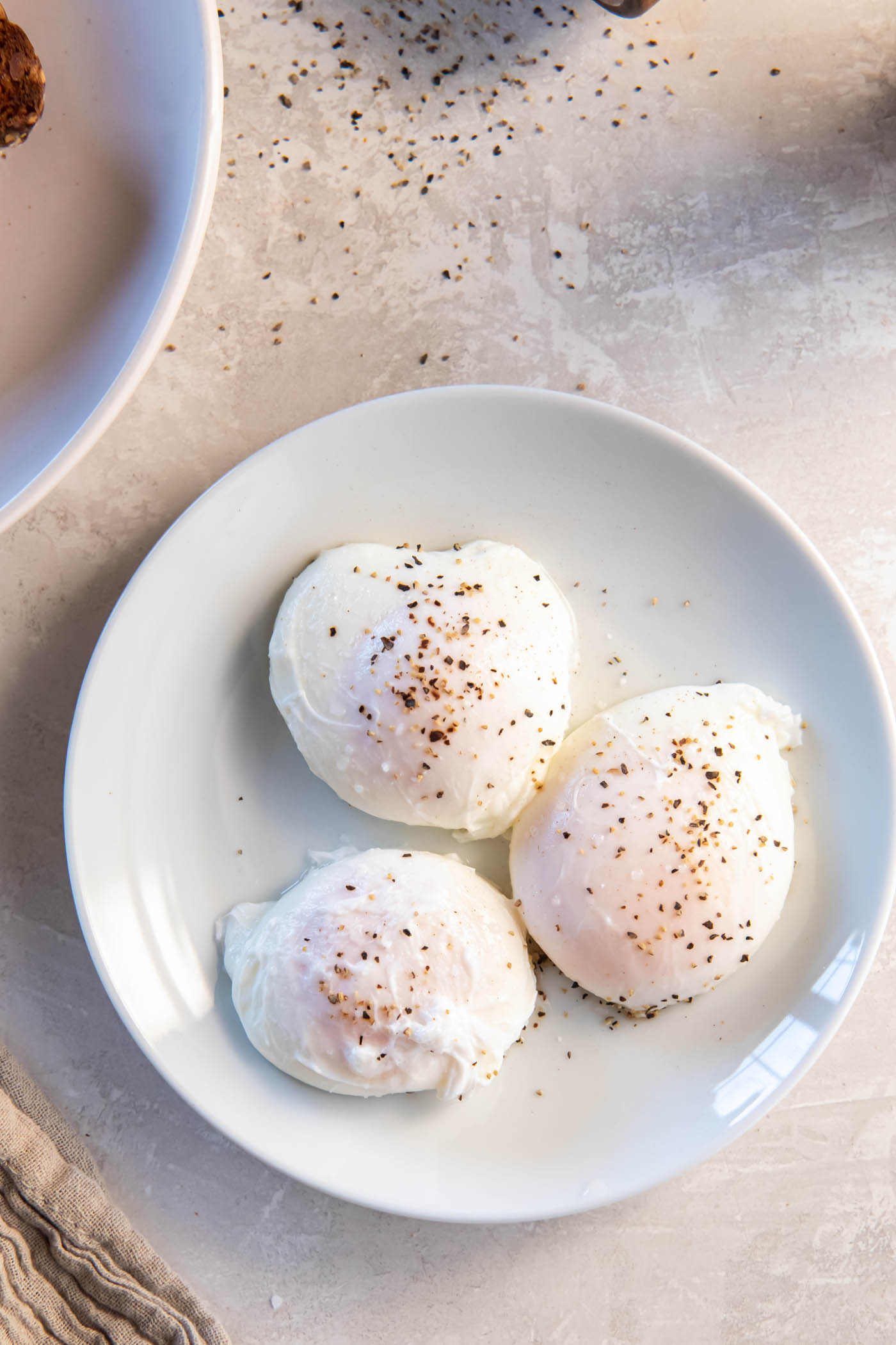 Perfect Poached Eggs How To Poach An Egg Kristine S Kitchen